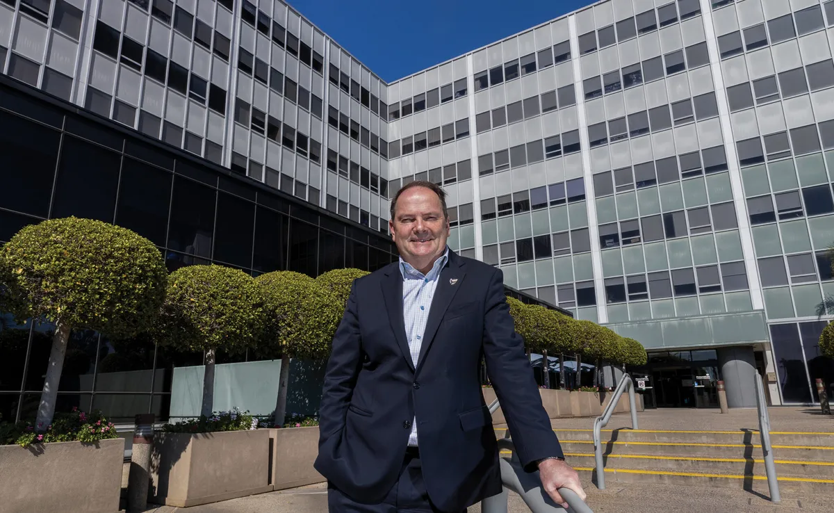 Long Beach Memorial CEO retires after vote of no confidence